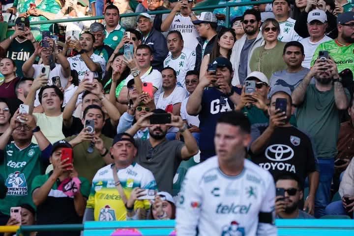 El primer gol de James vale otra victoria