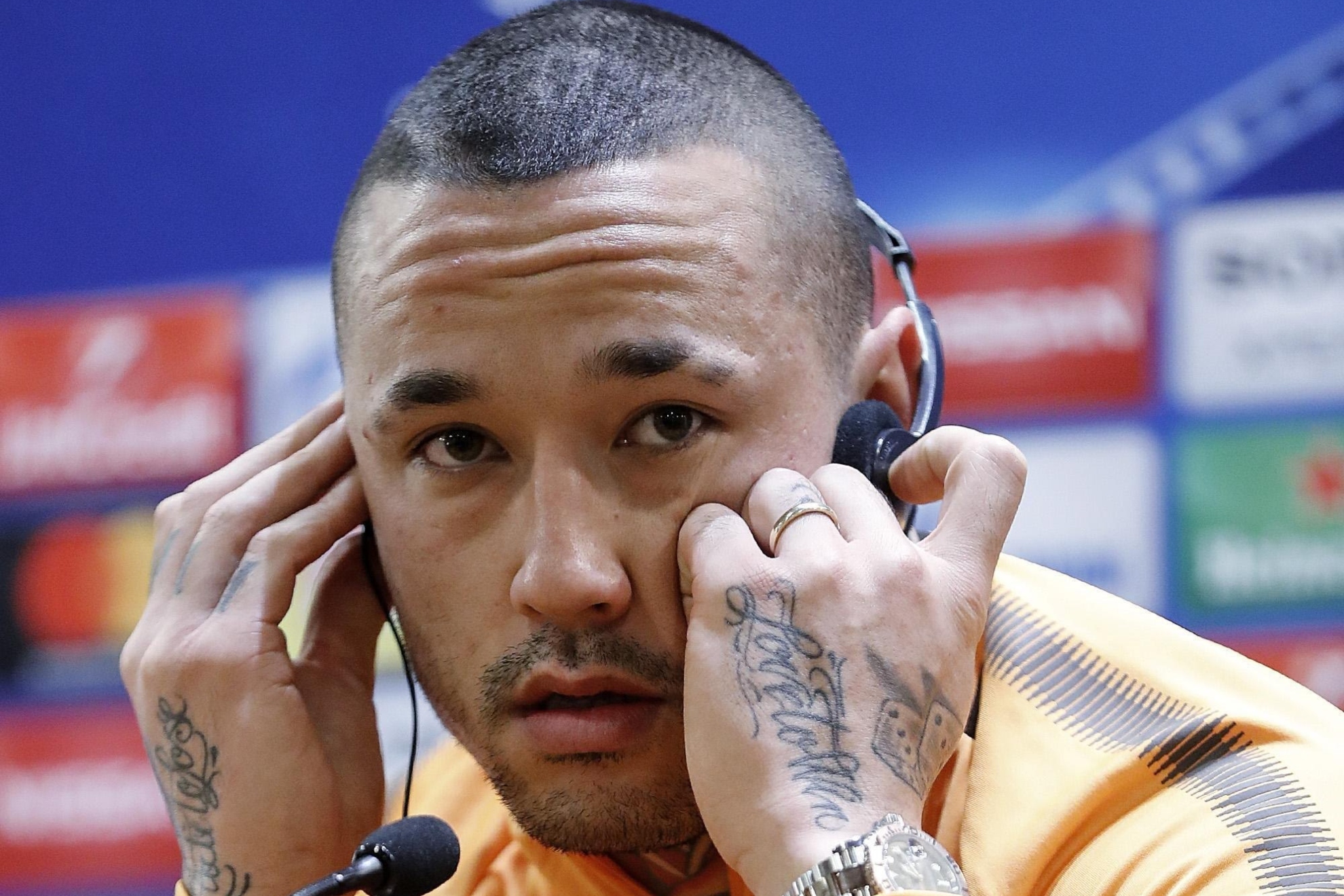 El estilo de vida que Nainggolan nunca ocultó: "Si llegas tarde, fumas ...