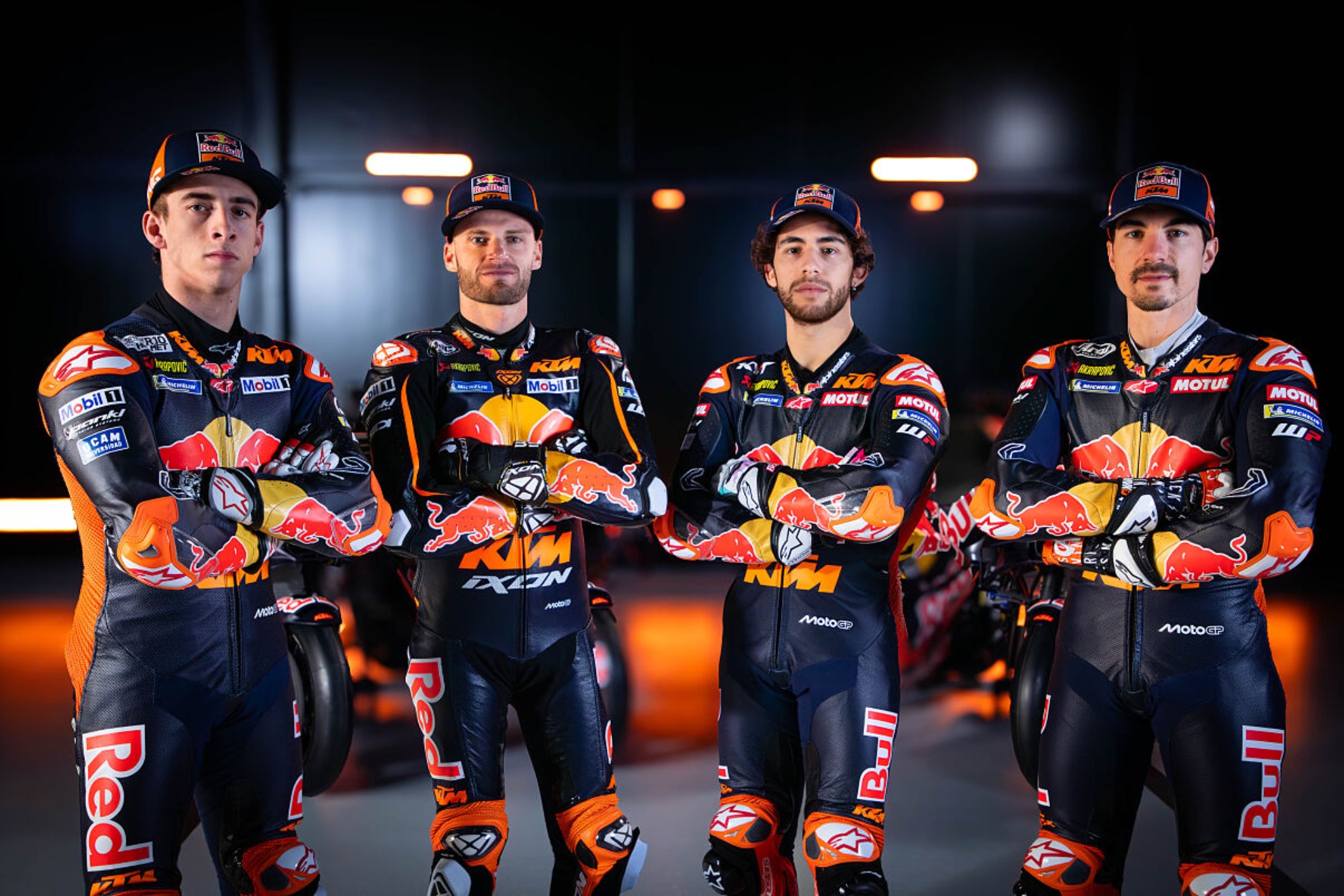 Así luce la KTM de 2025 con cuatro pilotos 'iguales' | Marca