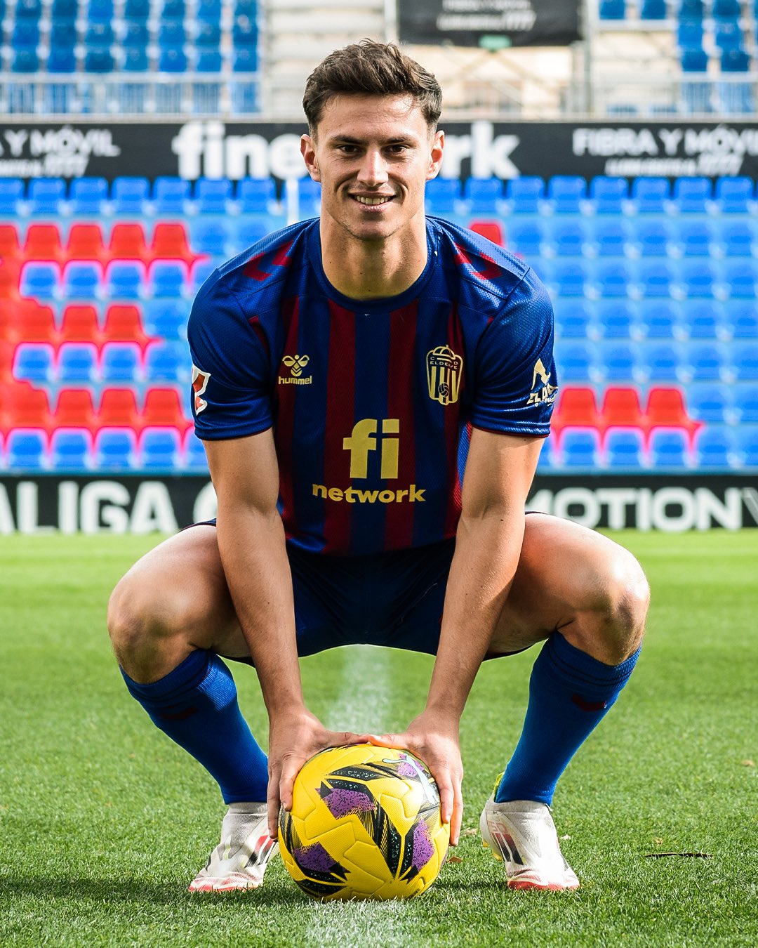 Javi Llabrés: “El Eldense me mandó una foto de mi camiseta con el 10 ...