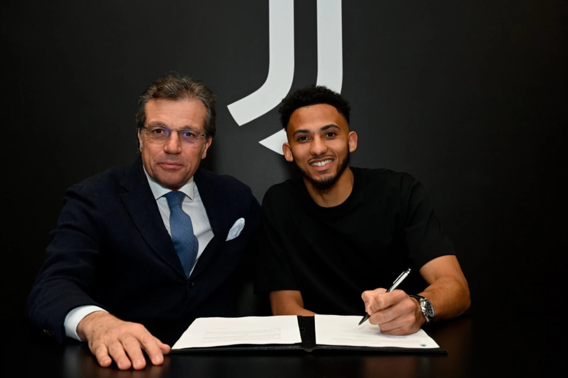 La Juventus 'salva' sus problemas de lesiones con Lloyd Kelly | Marca