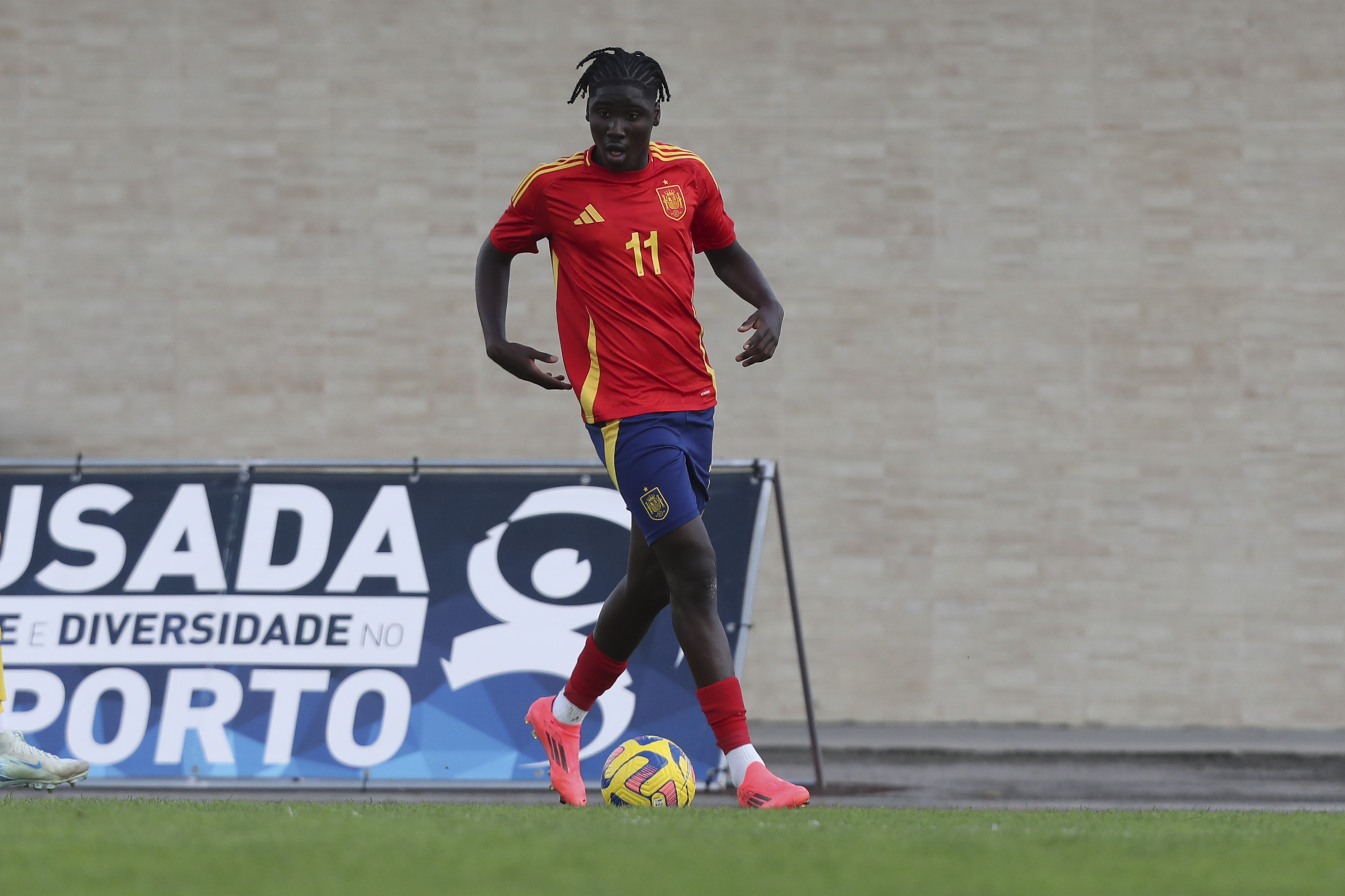 Ousmane Diallo, la perla canaria que se abre paso en el Borussia Dortmund