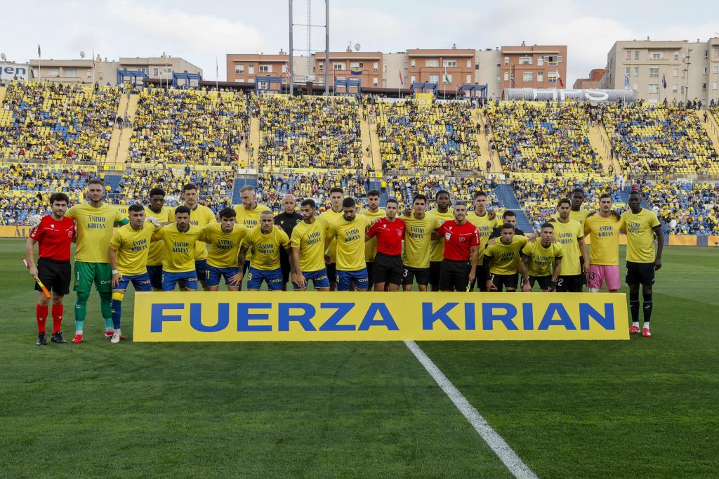 Impresionante homenaje a Kirian: se para el partido en el minuto 20 ...
