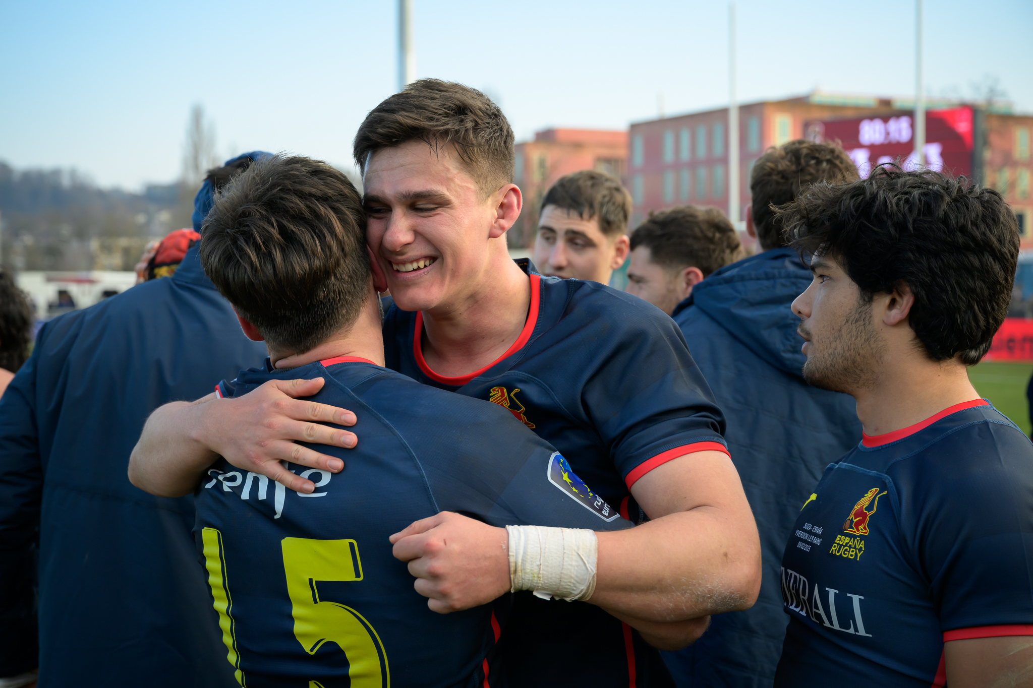 Una España muy nerviosa asegura el Mundial en Suiza