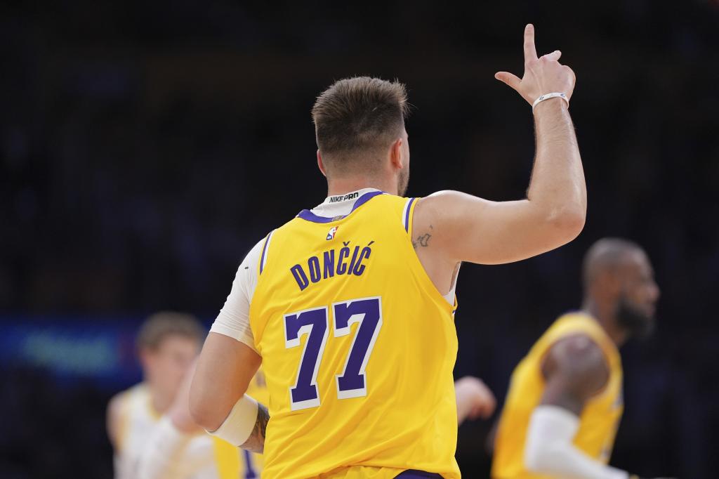Las mejores imágenes del debut de Luka Doncic con Los Angeles Lakers | Marca