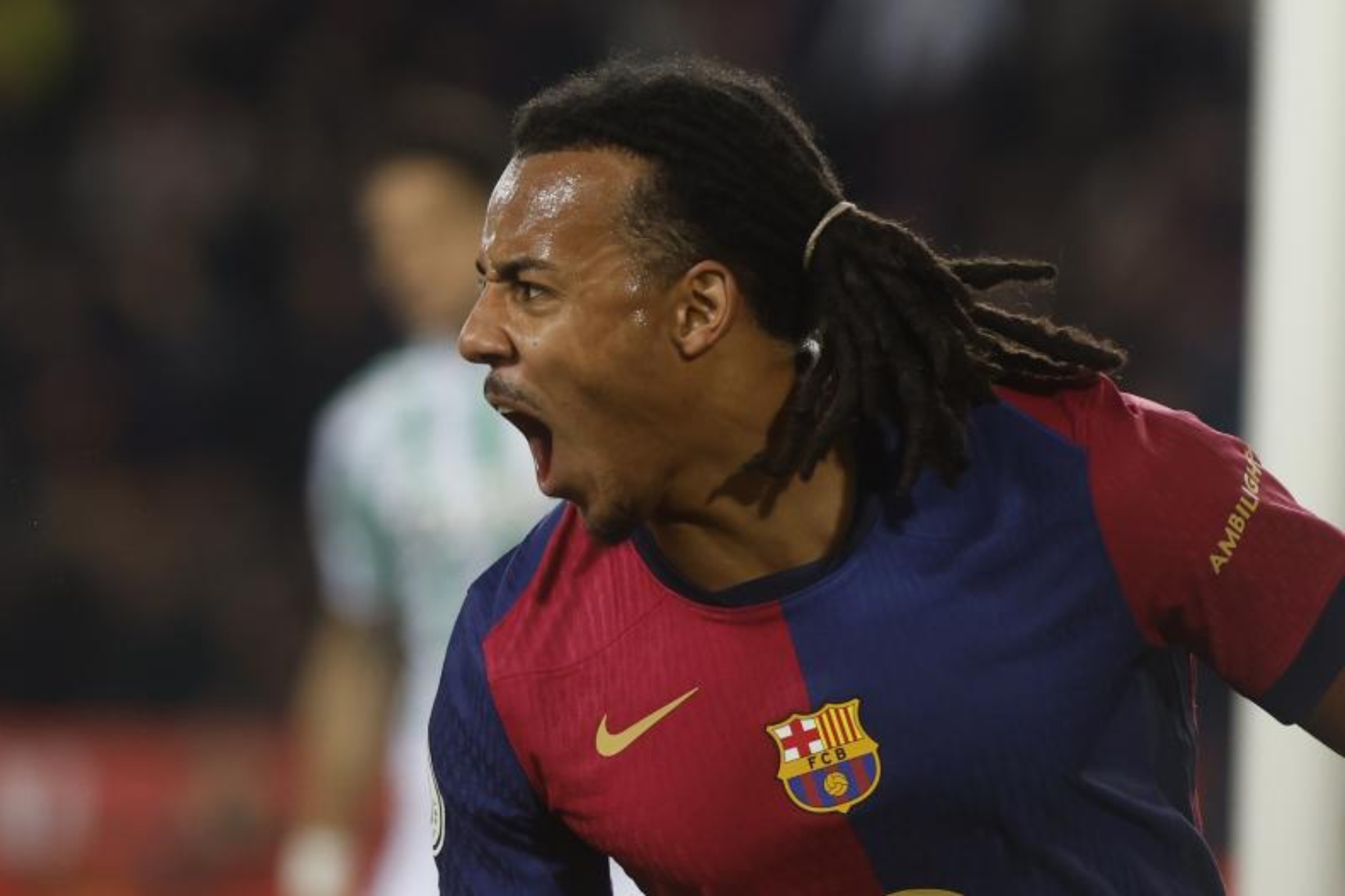 Koundé 'amenaza' a Umtiti