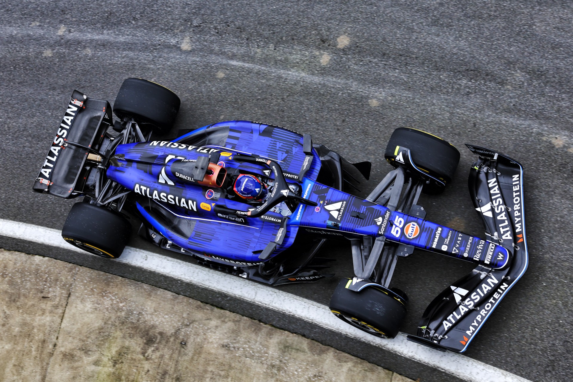 Así es el nuevo Williams de Carlos Sainz, el FW47, desde todos los ángulos | Marca