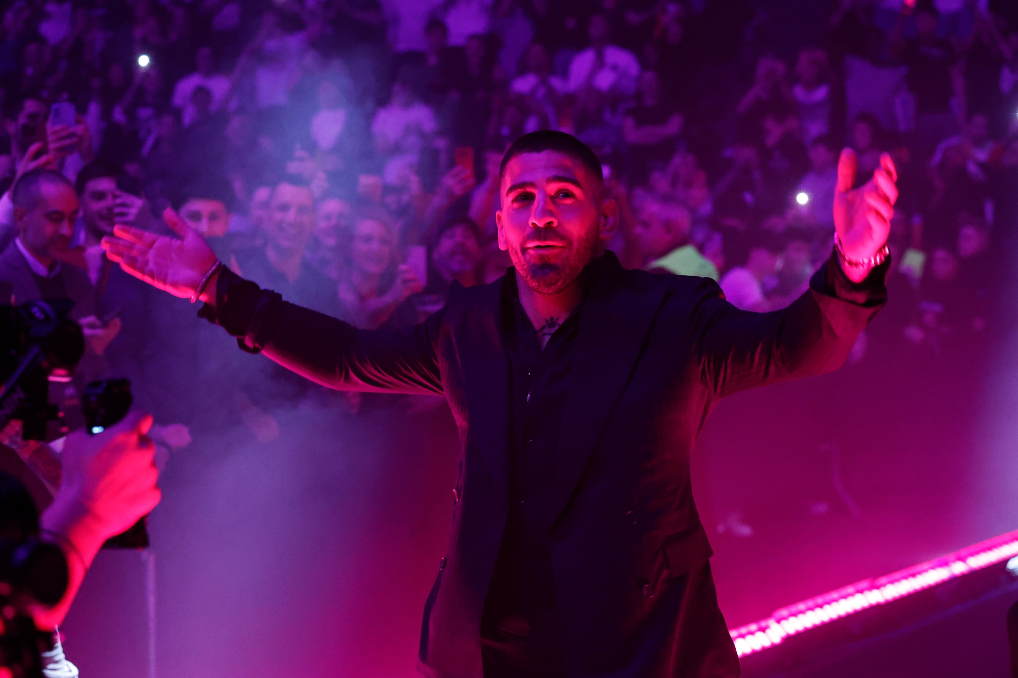 Momentazo Topuria en WOW: entrada con la canción del Mariachi y ...