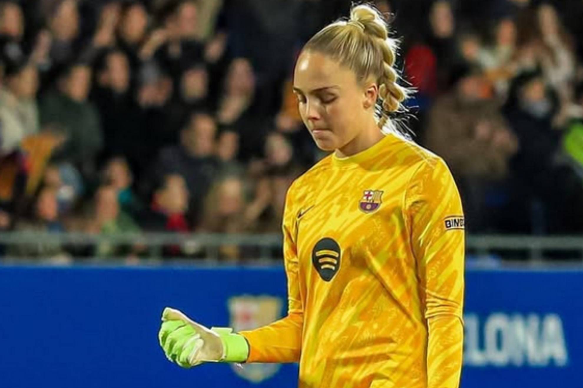 El milagro de Ellie Roebuck: "Firmé con el Barcelona y me dio un ...