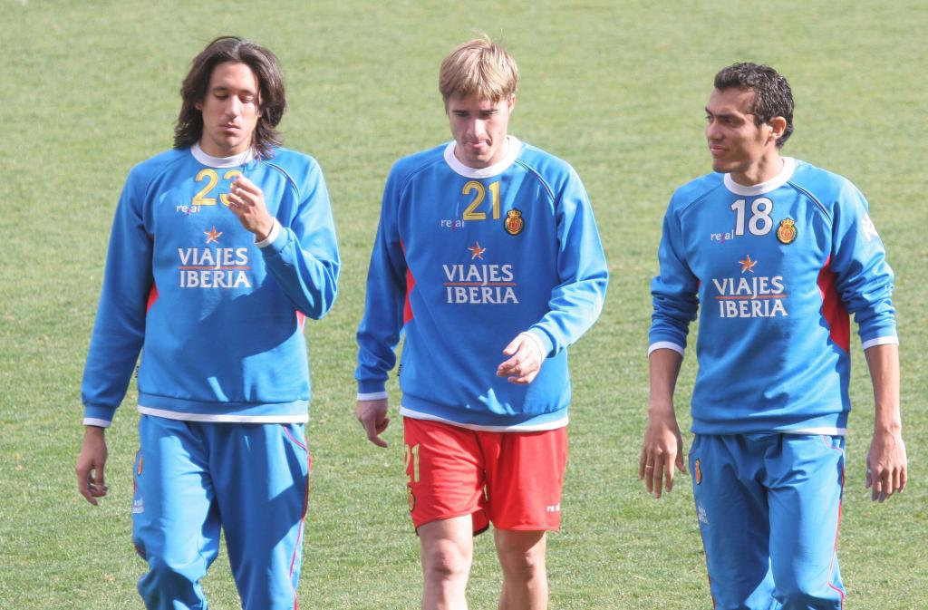 La carrera de Javier Dorado, en imágenes: con Casillas, Eto'o, Villa...