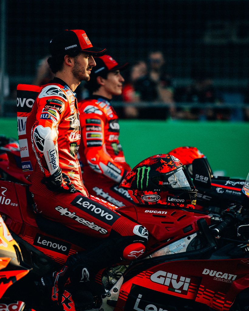 MotoGP se viste de largo... sin el campeón