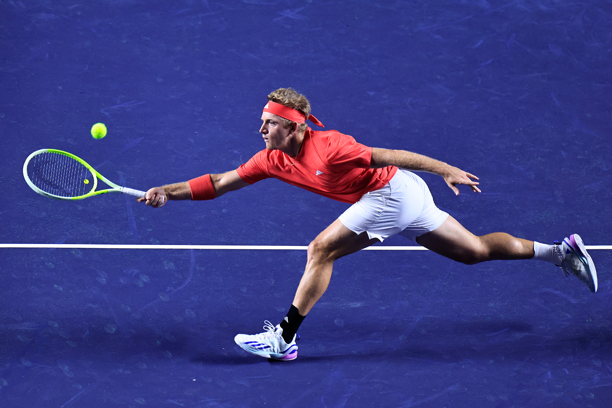 Davidovich se mete en semifinales de Acapulco y buscará su segunda final consecutiva