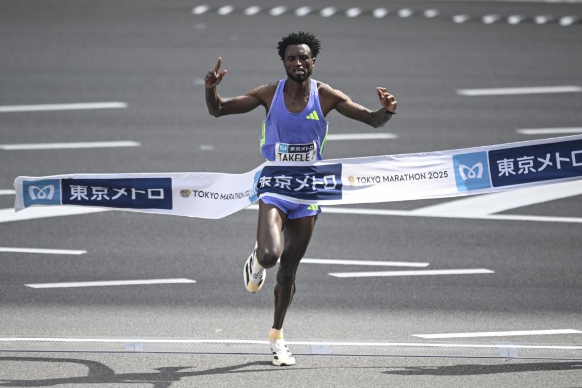 El etíope Takele gana el maratón de Tokio y su compatriota Kebede revalida su corona