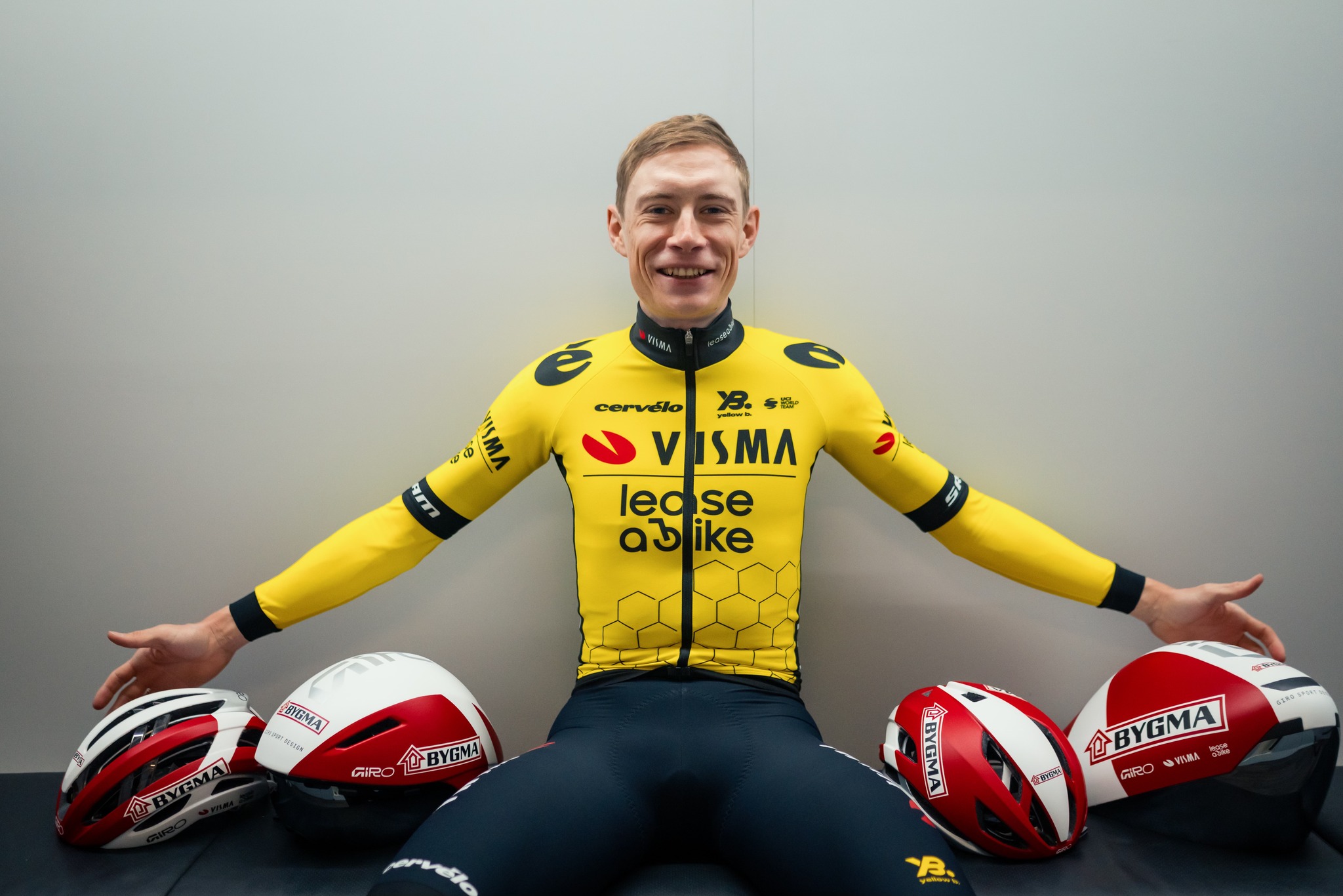 El casco especial de Vingegaard: la razón detrás del diseño rojiblanco