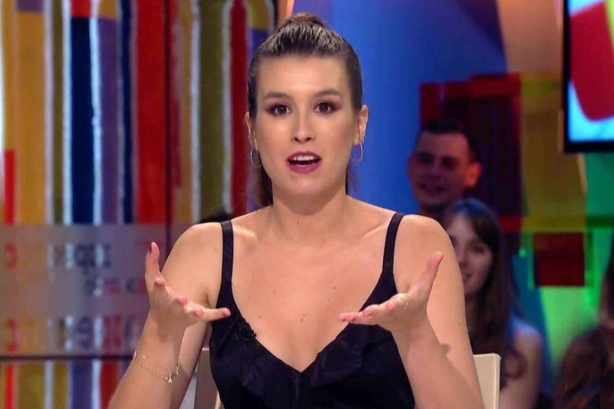 Eva Soriano, 'tirada' en un aeropuerto: "Tendremos que salir con unas pezoneras"