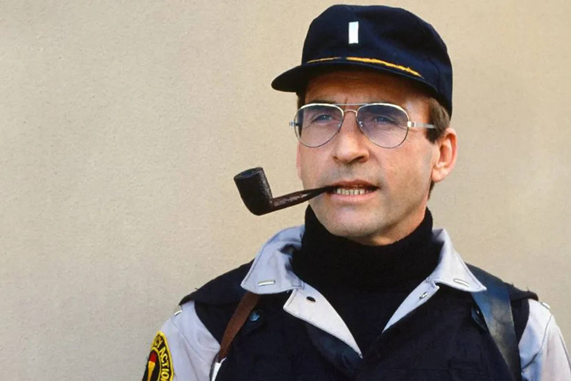 Muere el actor James B. Sikking, protagonista de 'Un médico precoz', a ...