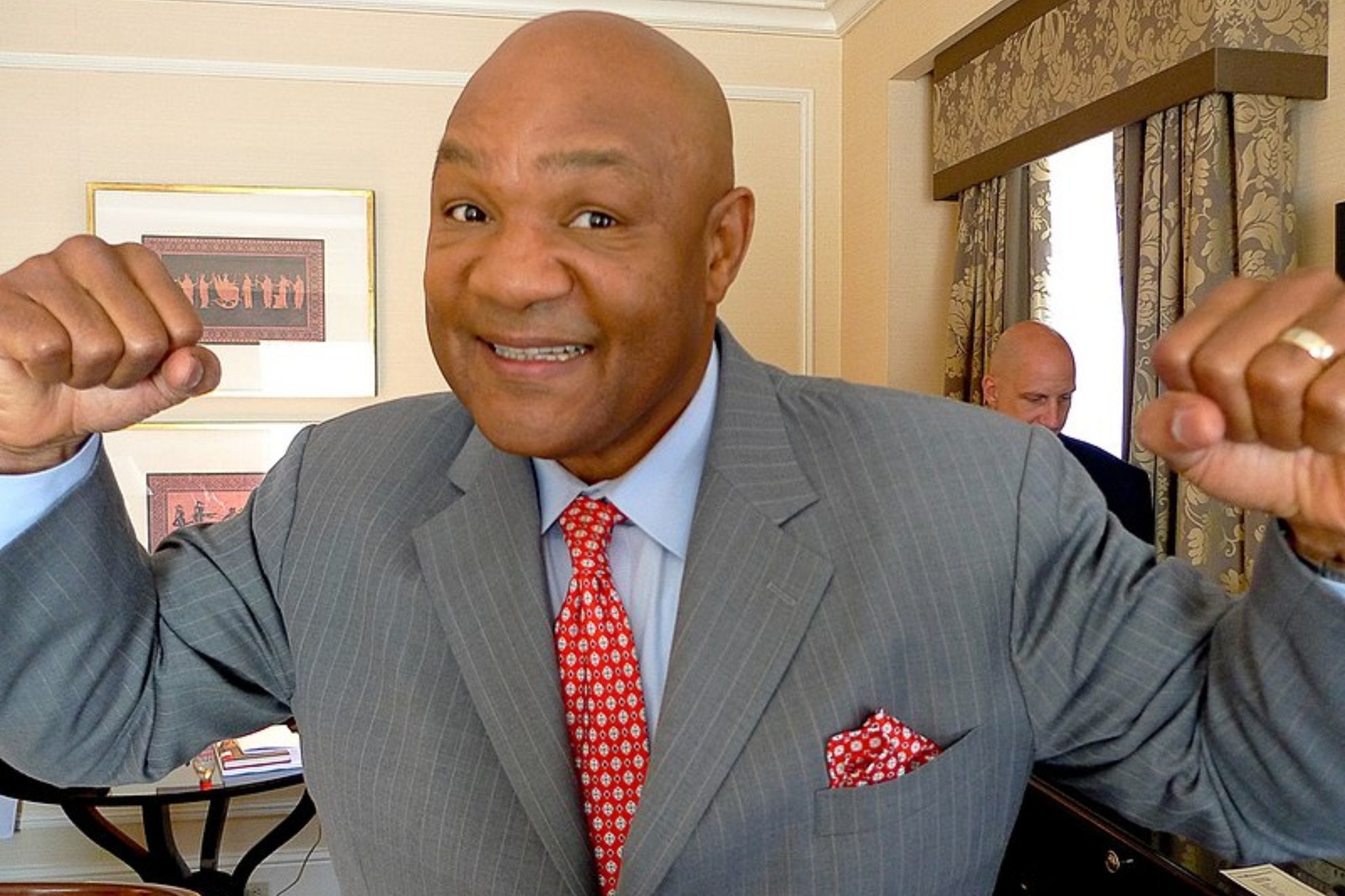 Un familiar demanda a George Foreman por violación cuando ella tenía 15 ...