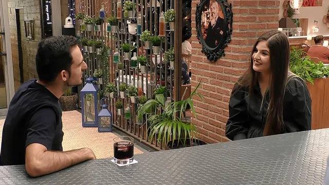 Azahara revela abiertamente su apetito sexual en 'First Dates ...