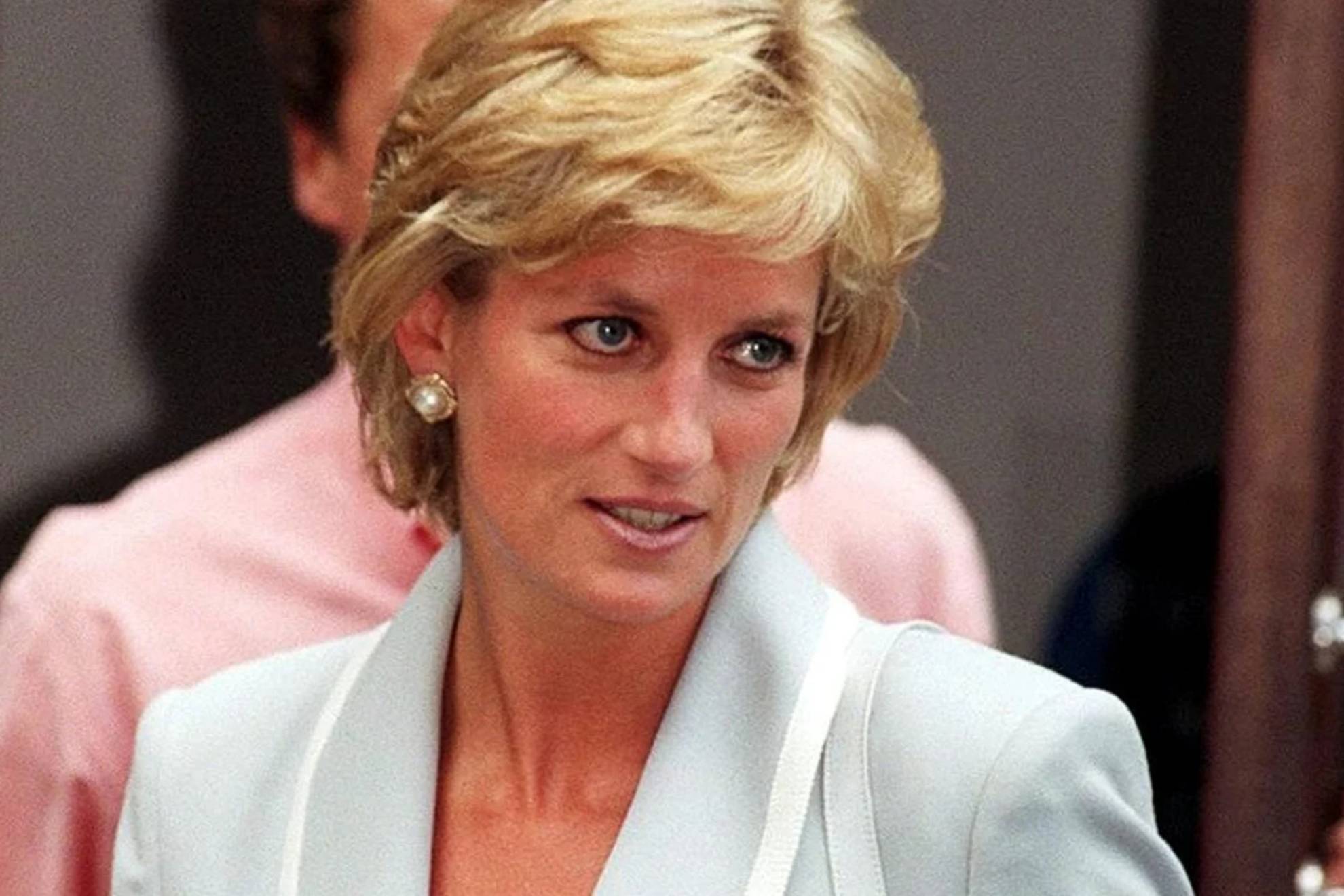 Subastan una foto y una carta de Lady Di por más de 8.000 euros