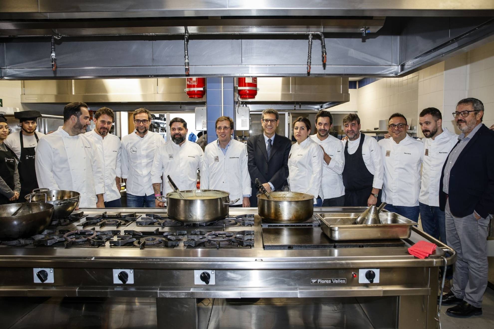 2.000 comidas elaboradas por chefs con estrella Michelin para personas ...