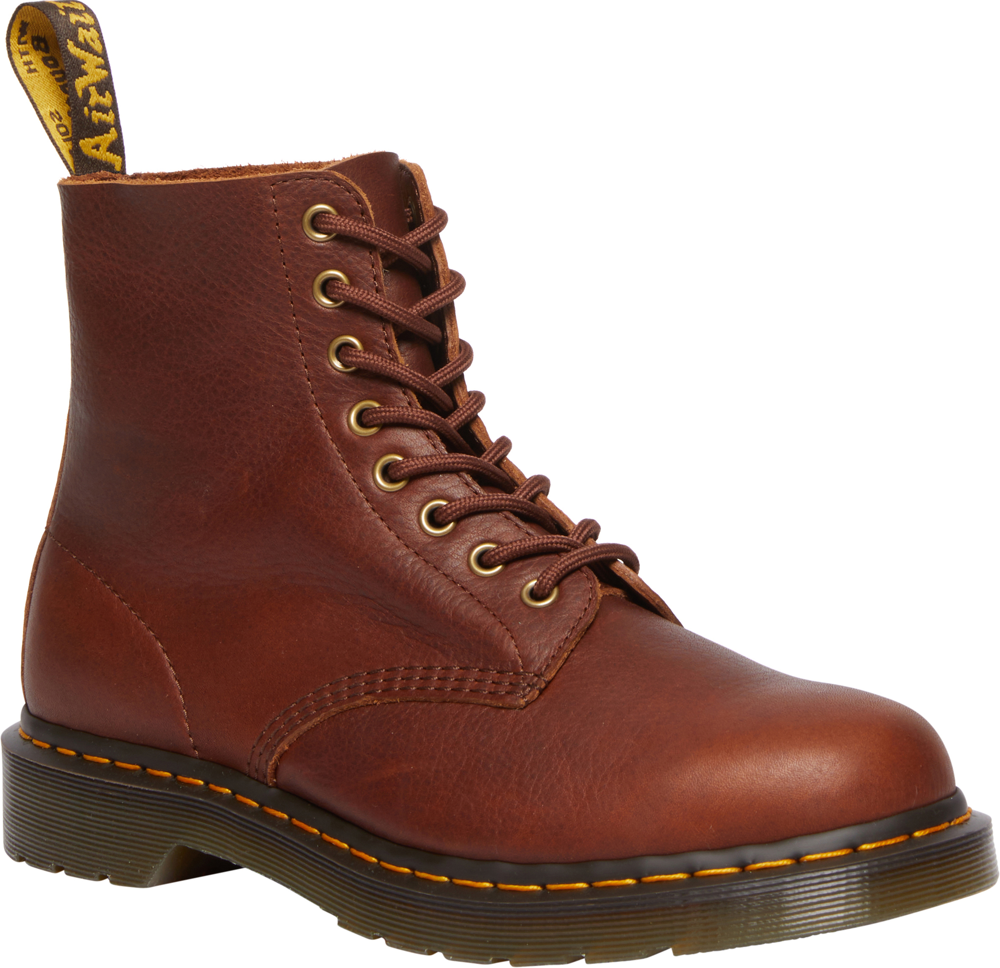 Dr. Martens trae Ambassador, una piel suave y flexible con un acabado texturizado y pulido