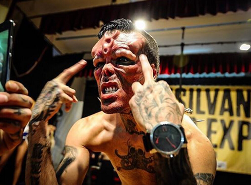 Henry Rodríguez, el tatuador de Ourense que ha operado su cara para ser ...