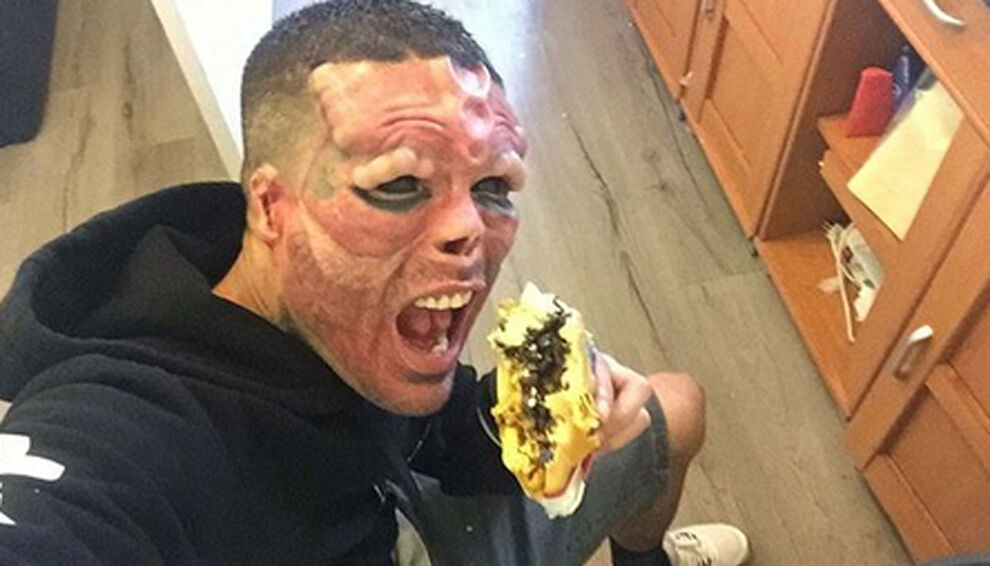 Henry Rodríguez, el tatuador de Ourense que ha operado su cara para ser ...