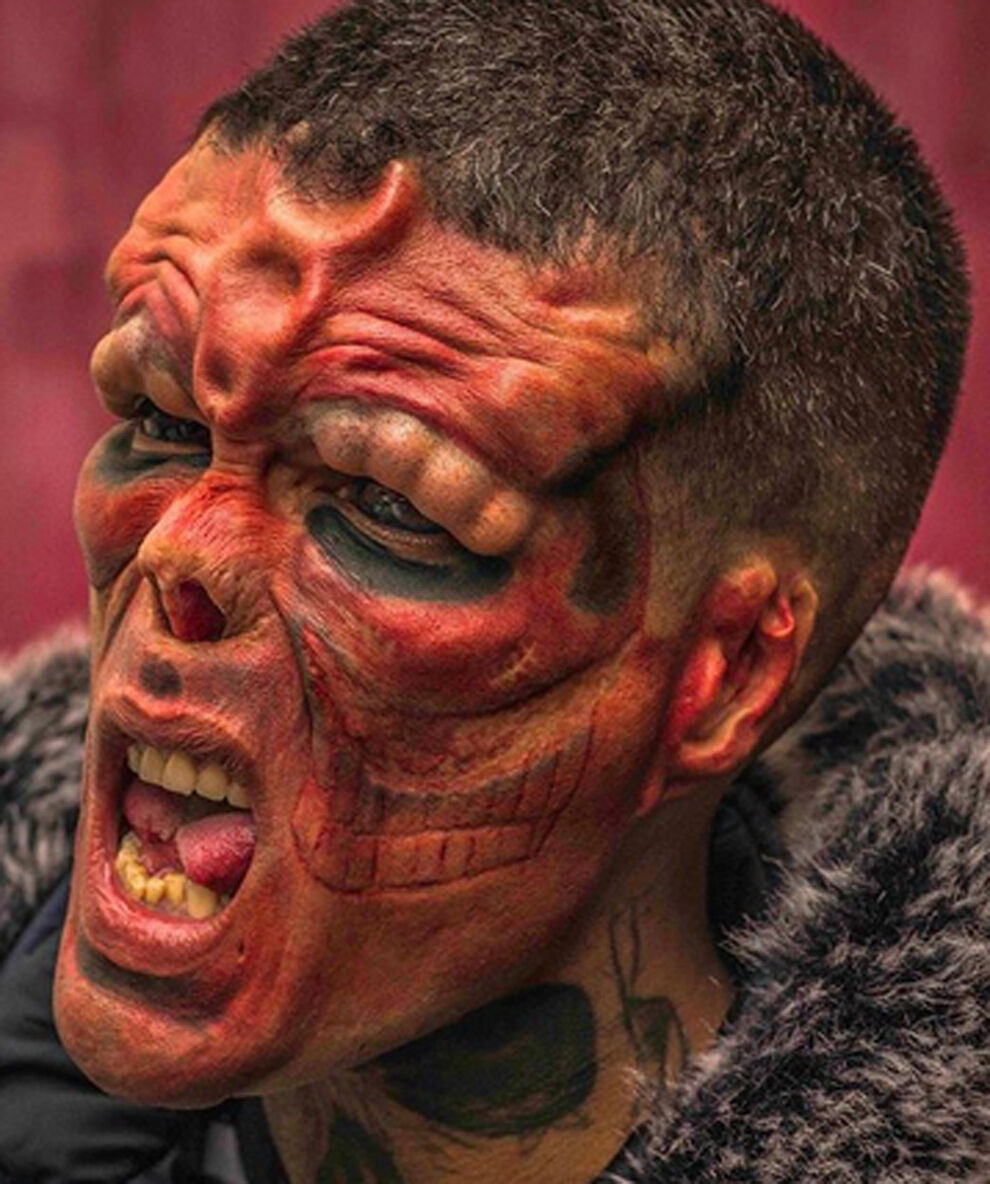 Henry Rodríguez, el tatuador de Ourense que ha operado su cara para ser ...