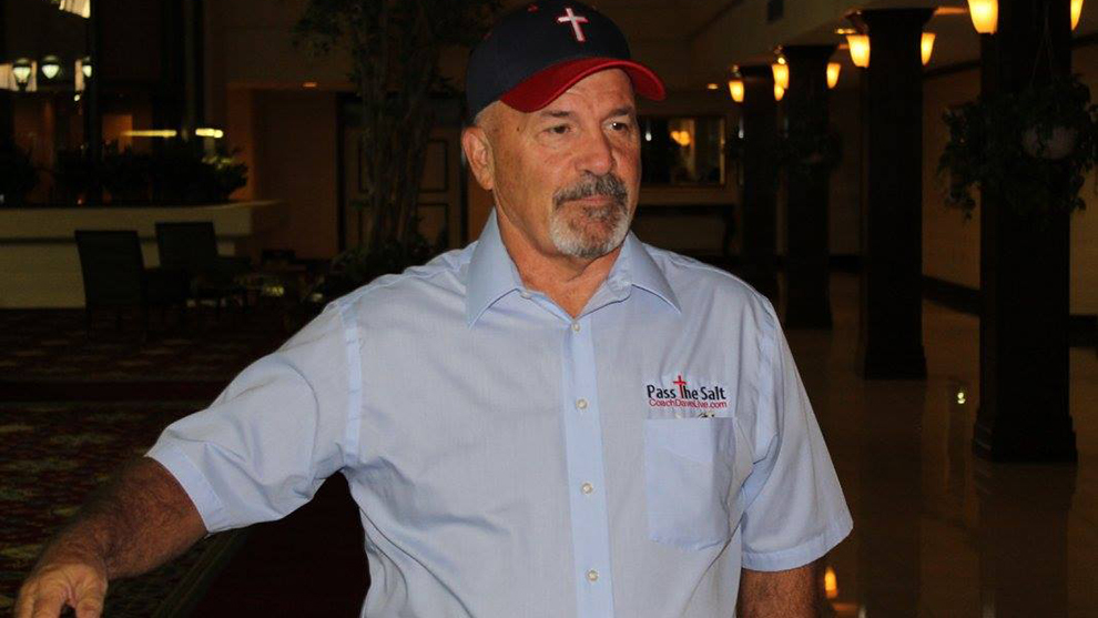 Un activista cristiano exige 800 billones de euros a la NFL por ...