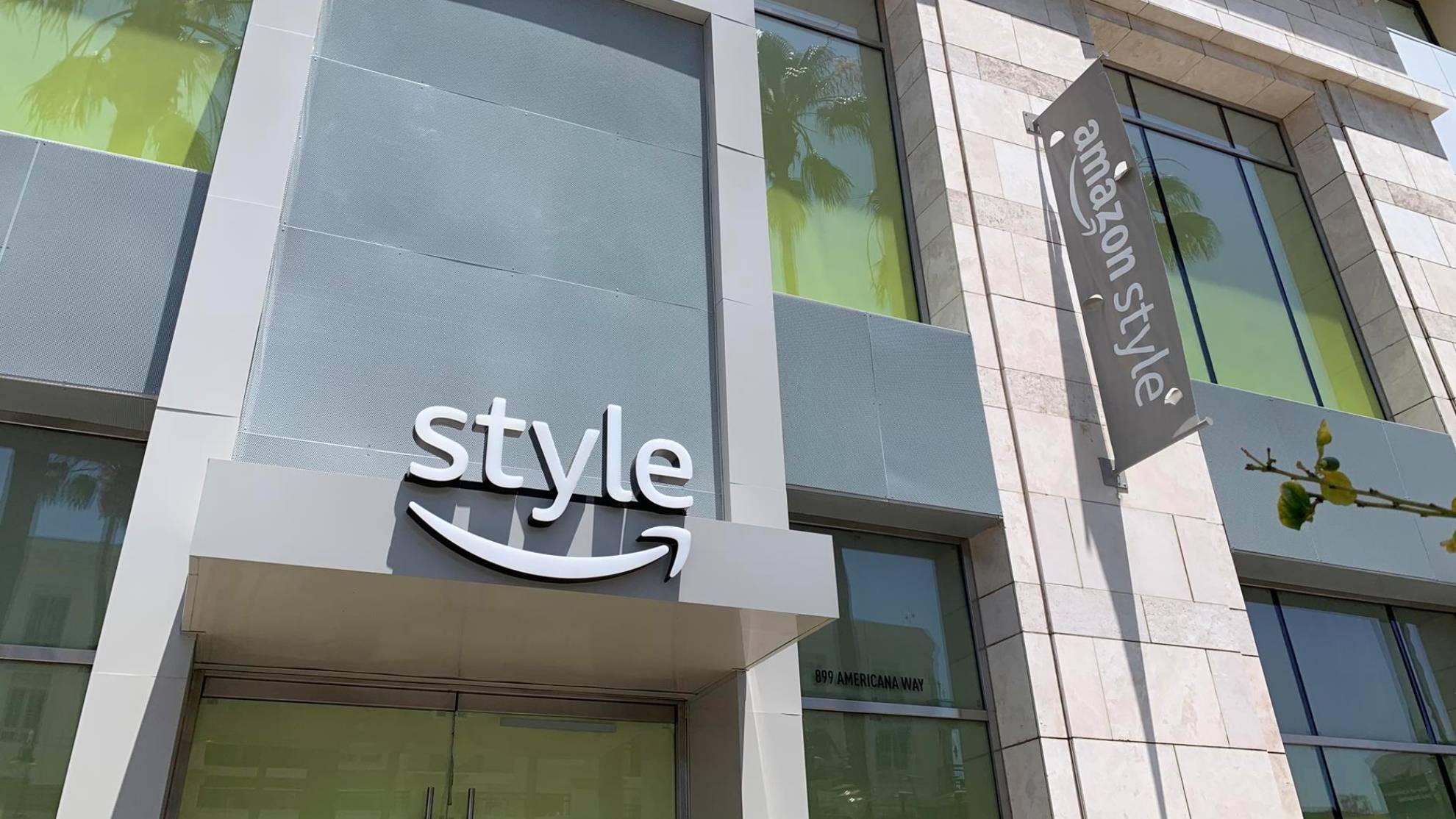 Amazon abre su primera tienda física de ropa y complementos; ¿Dónde ...