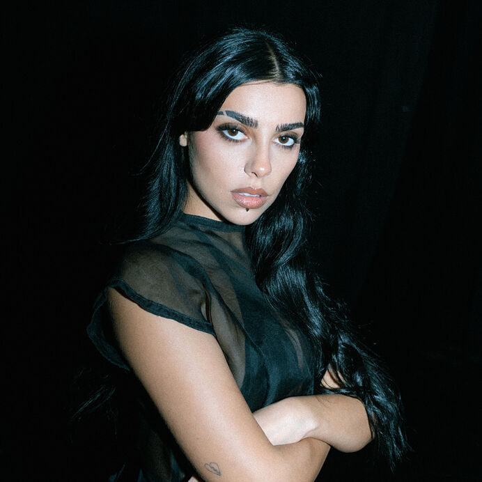 'TSUNAMI', el sencillo con el que regresa La Cendejas para cerrar una ...