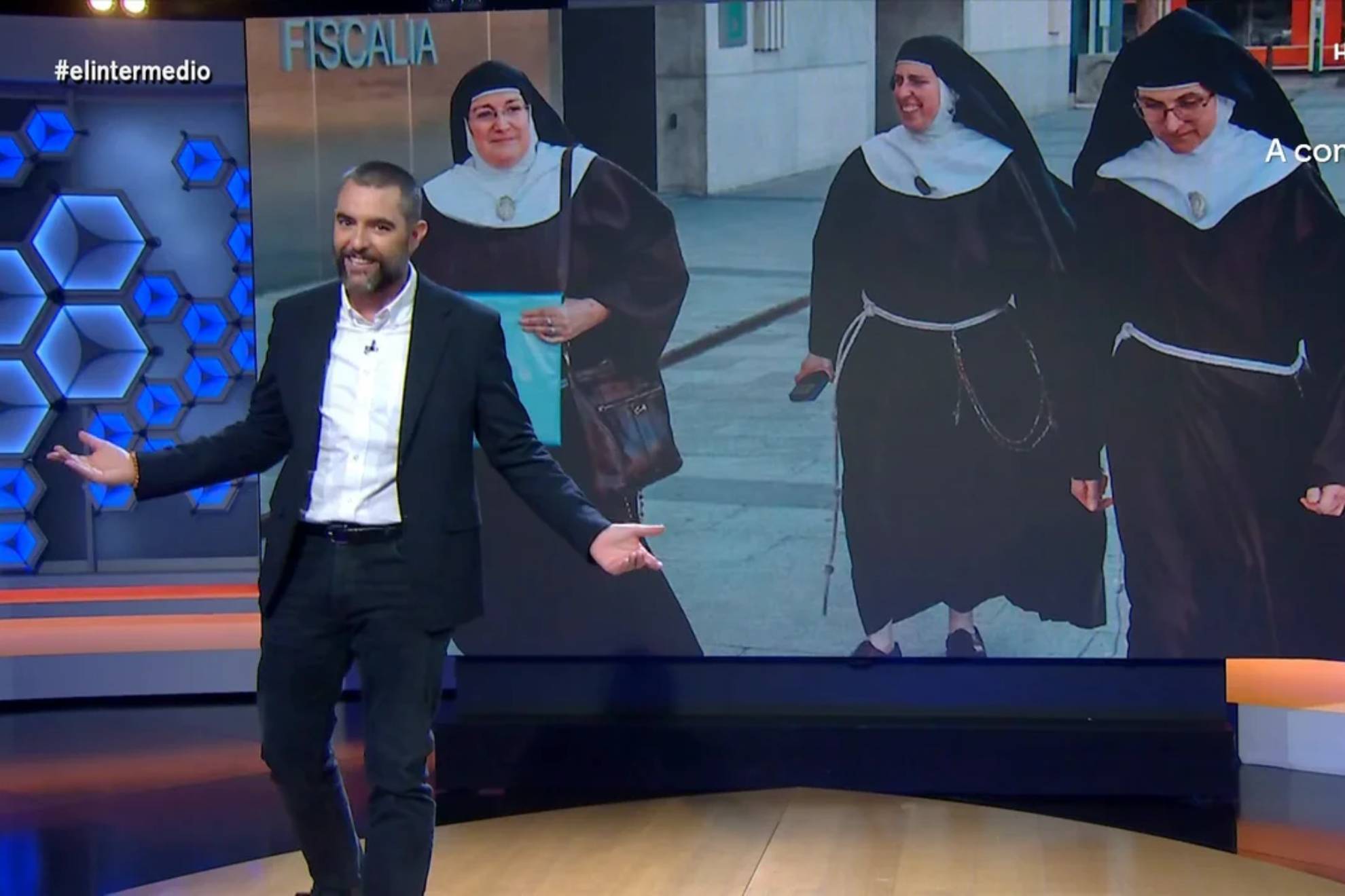 Dani Mateo bromea con el descubrimiento sobre las clarisas de Belorado: "Las pillaron con las ...