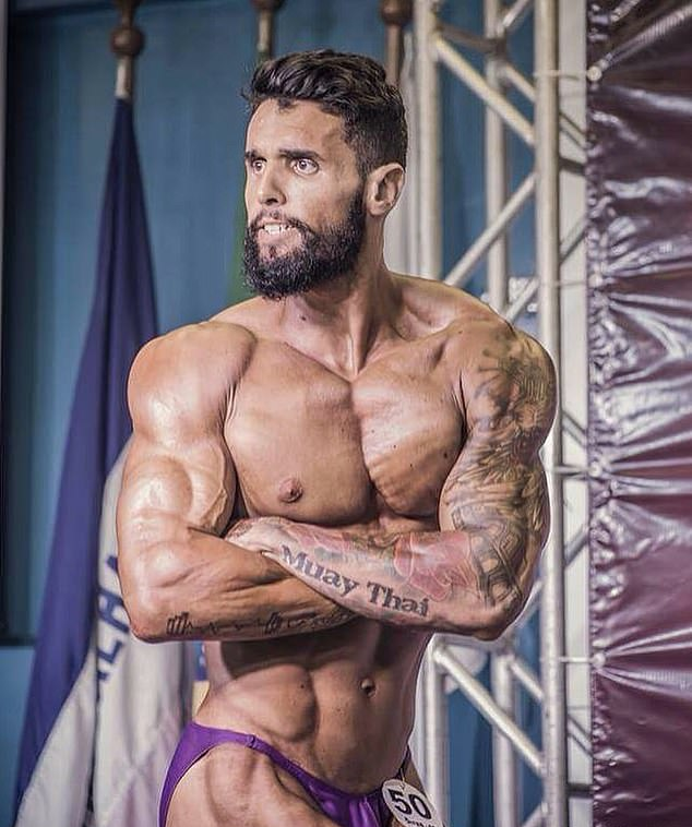 Muere en la cárcel el campeón de culturismo que asesinó a puñaladas a un chica al azar