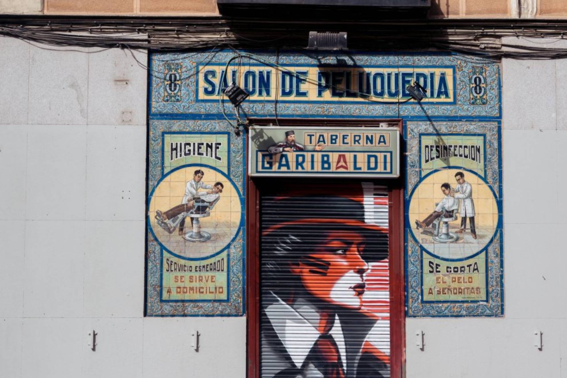 La Taberna Garibaldi de Pablo Iglesias contesta a Telecinco y piden que ...