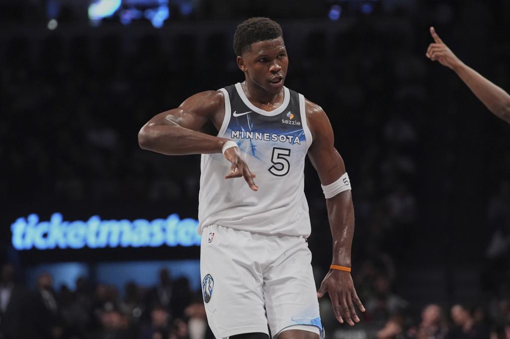 El increíble 'cuádruple-doble' de una estrella de la NBA de 23 años ...