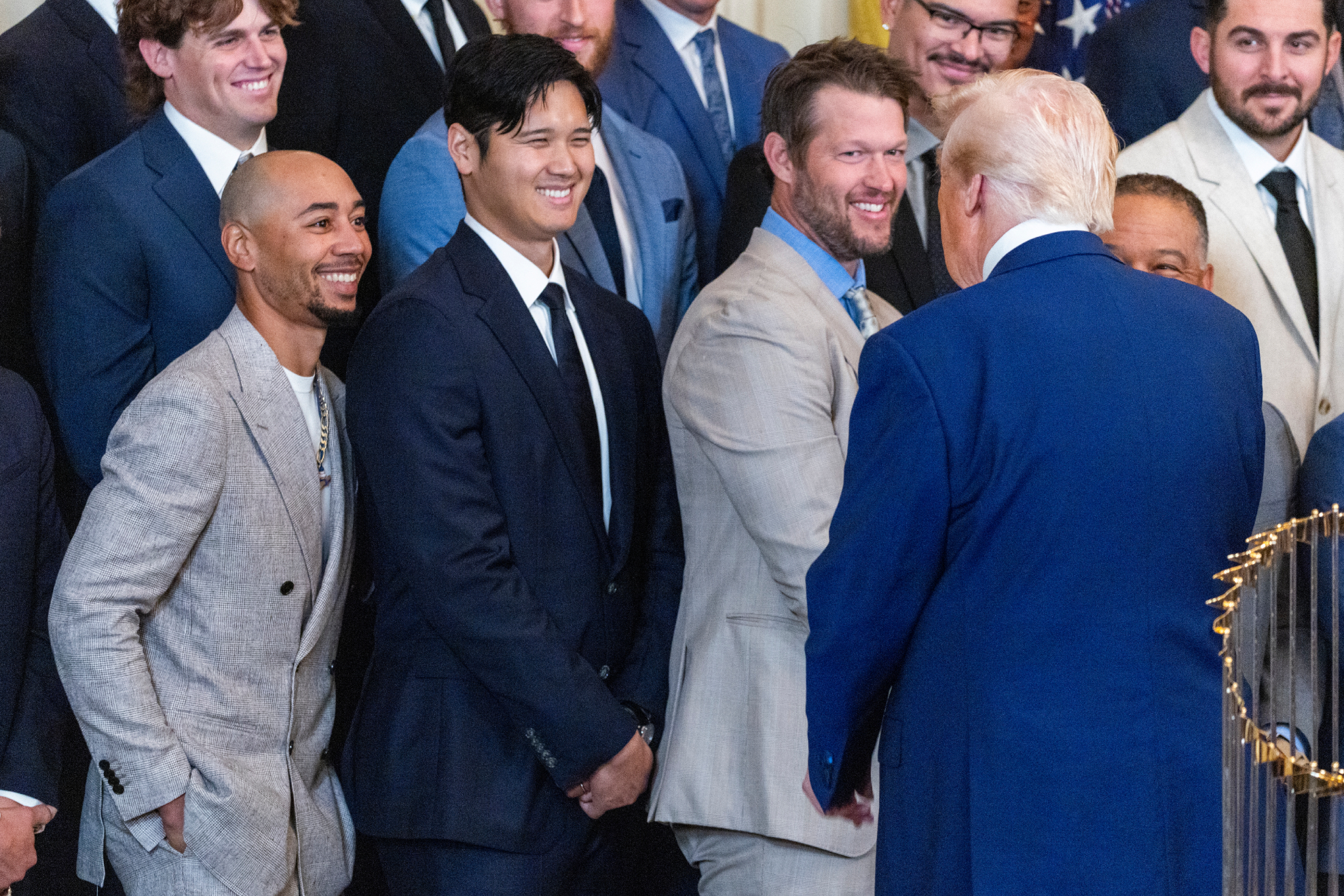 Trump recibe a los Dodgers en la Casa Blanca y elogia al japonés Ohtani ...