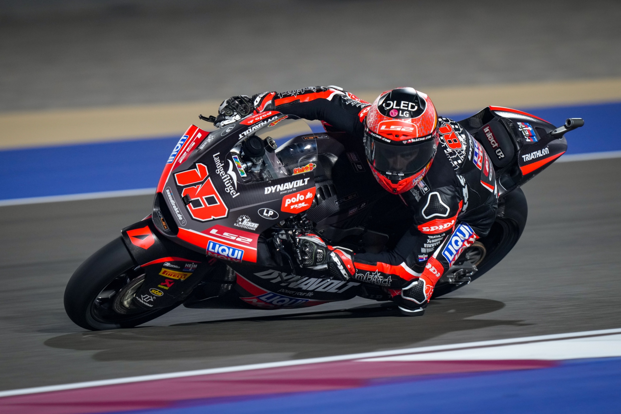 Manu González se rehace con la pole en Moto2 en Qatar
