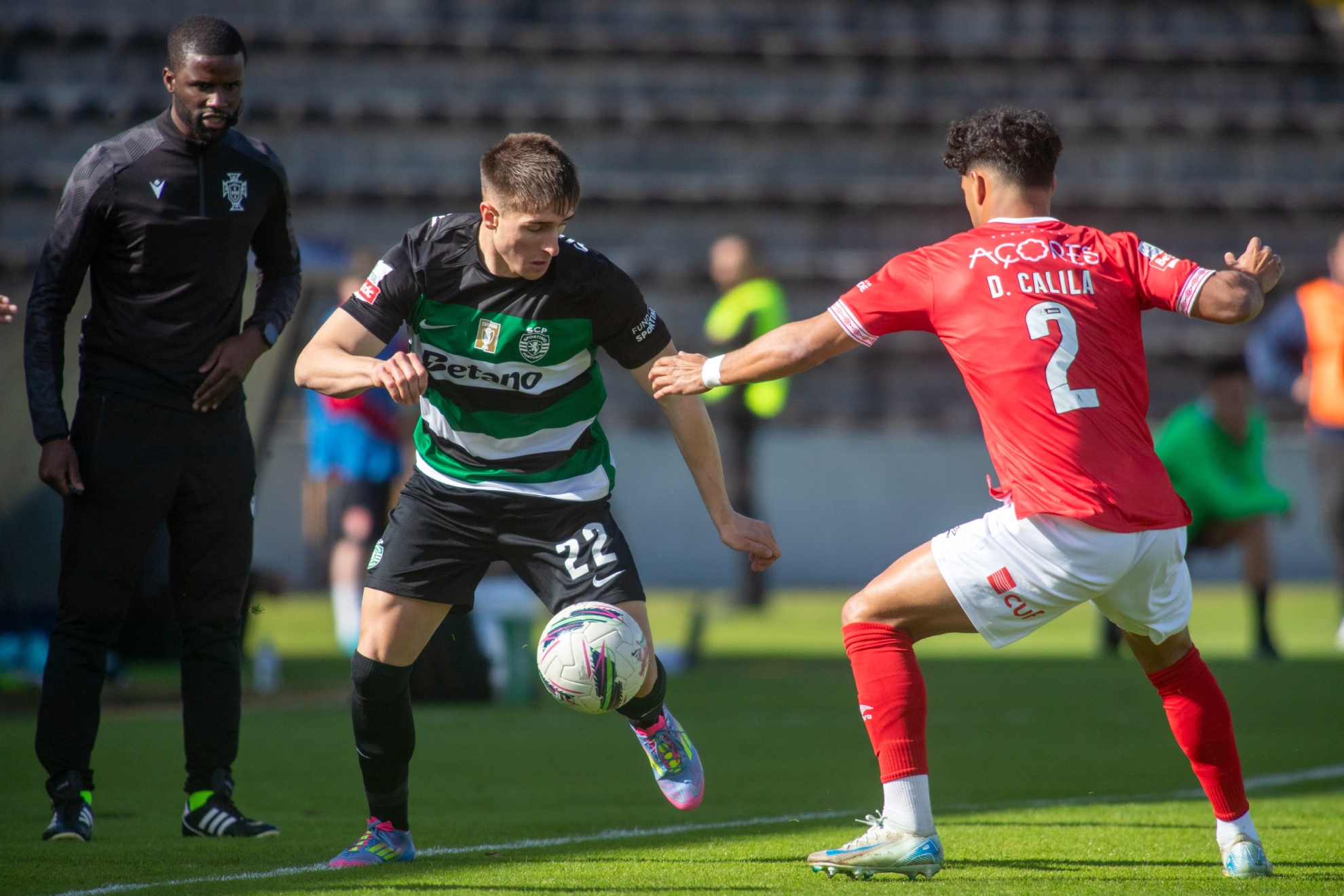 El Sporting CP gana por la mínima y adelanta al Benfica en el liderato