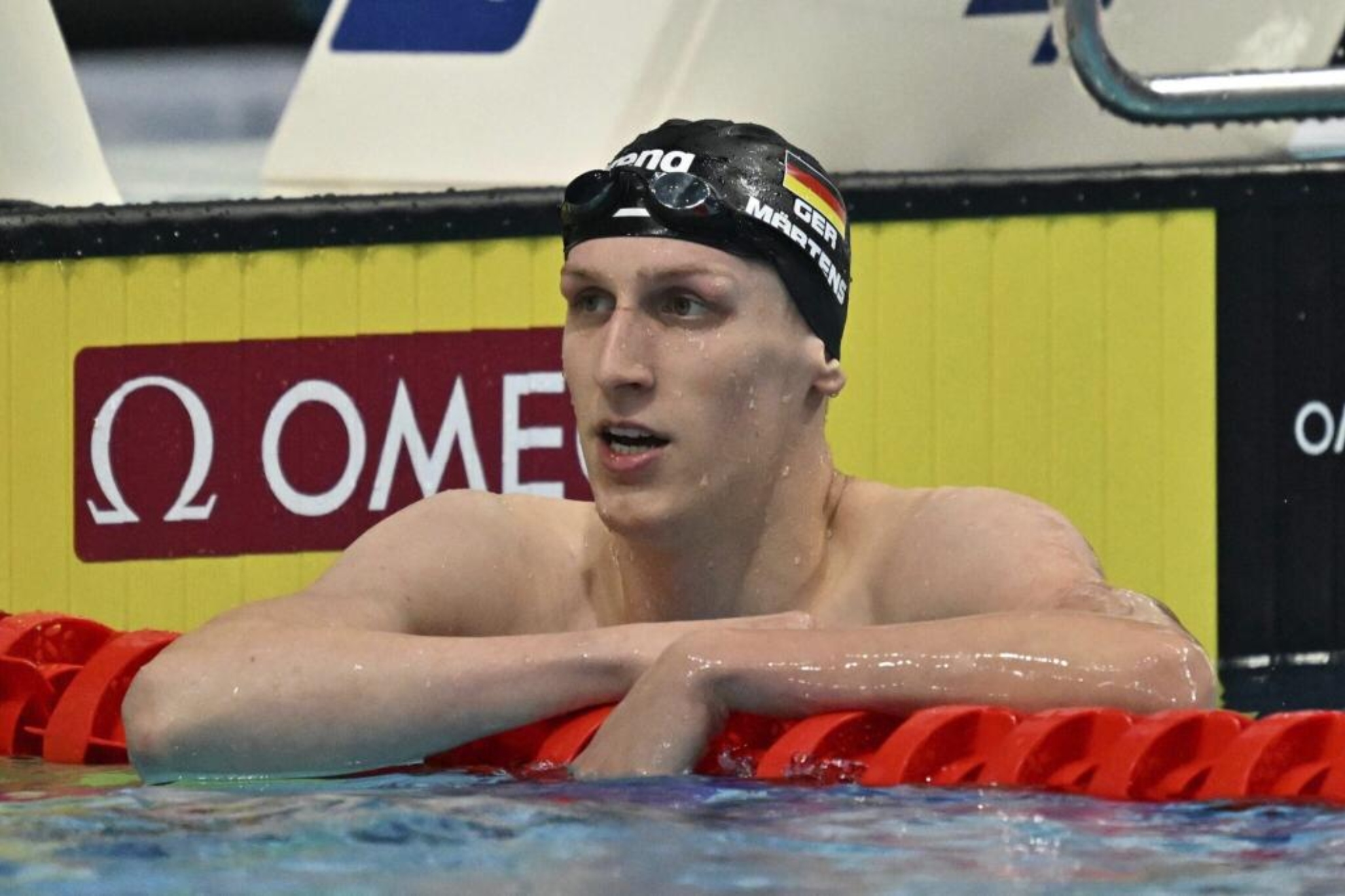 Lukas Martens bate el último récord del mundo de los bañadores de ...