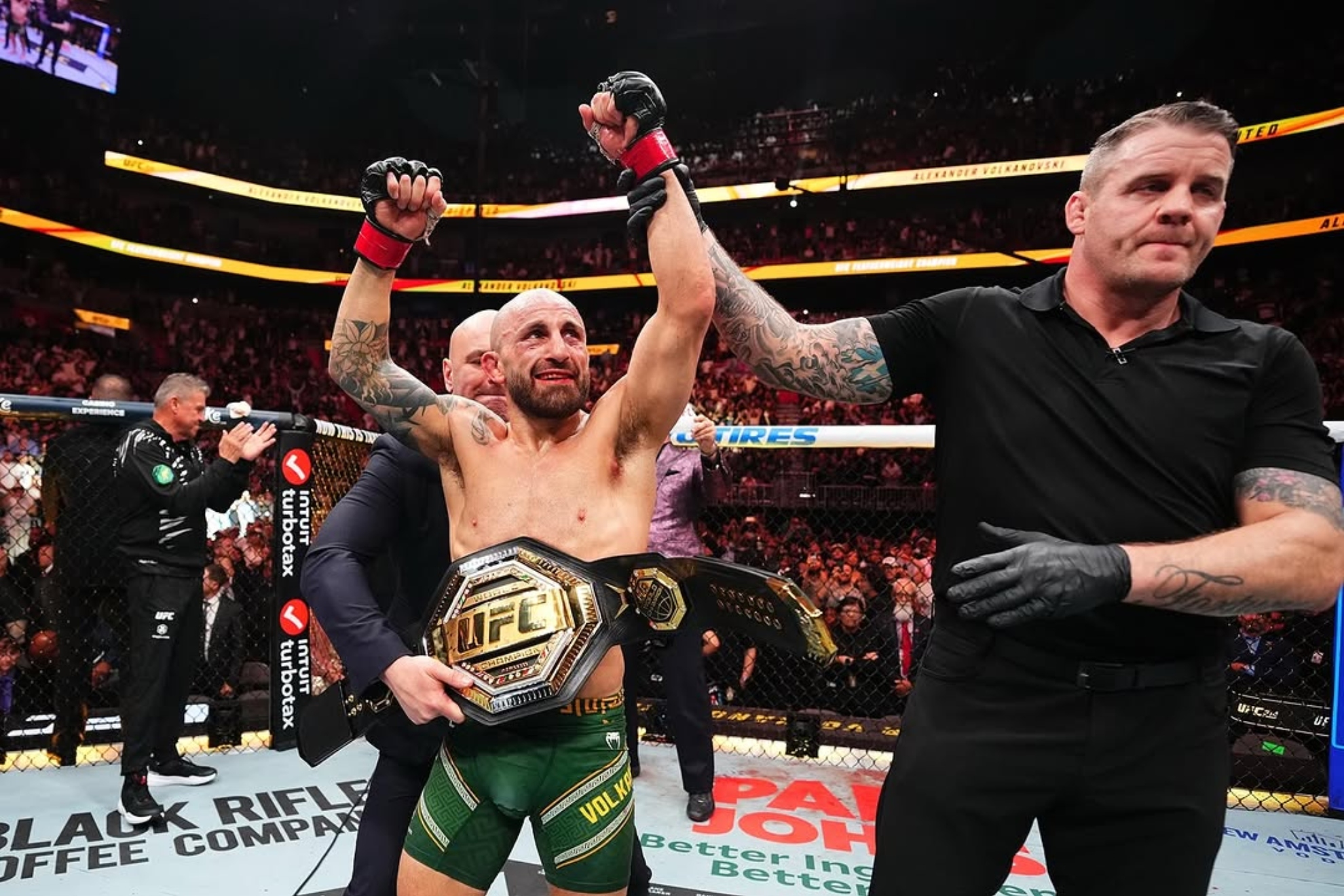 El increíble récord de Volkanovski: primer campeón de 35 años o más por ...