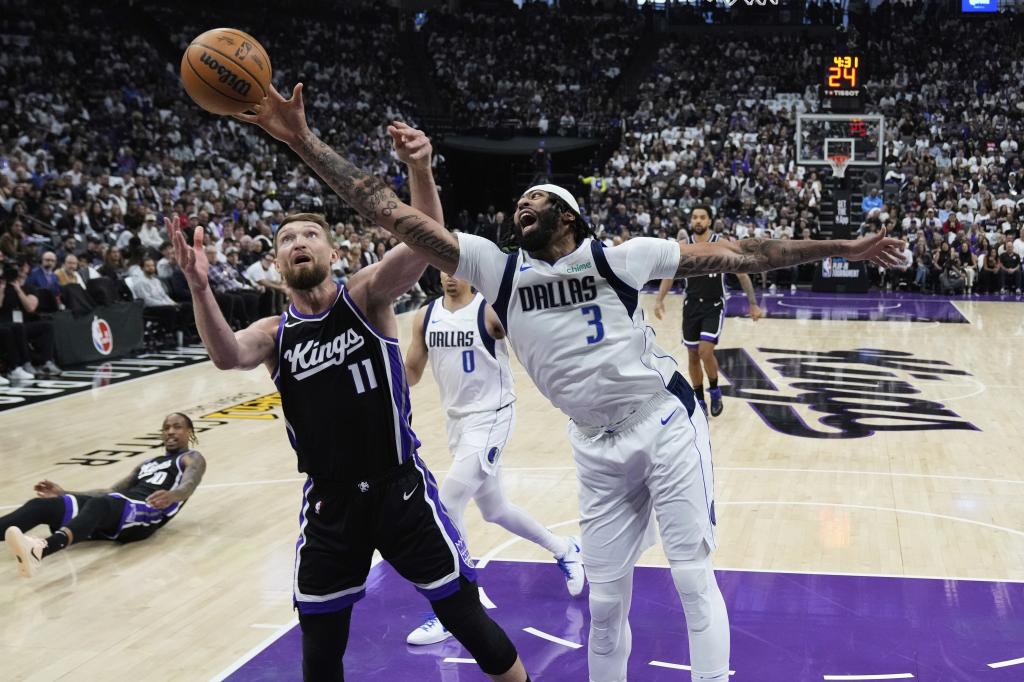 Anthony Davis saca a los Mavericks de la oscuridad en Sacramento