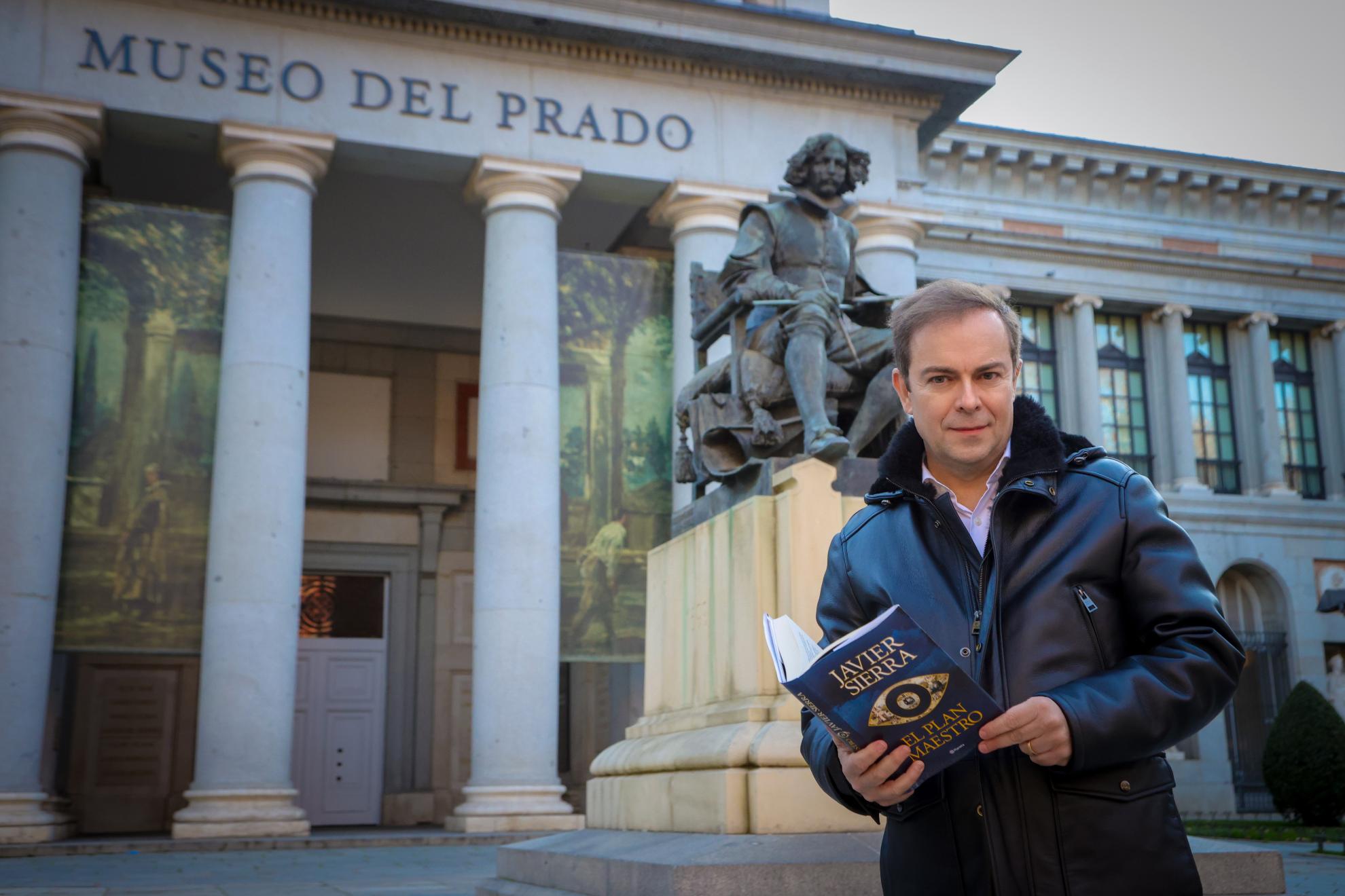 Javier Sierra: "Los sistemas de 'scroll' de TikTok e Instagram han alterado la forma en la que ...