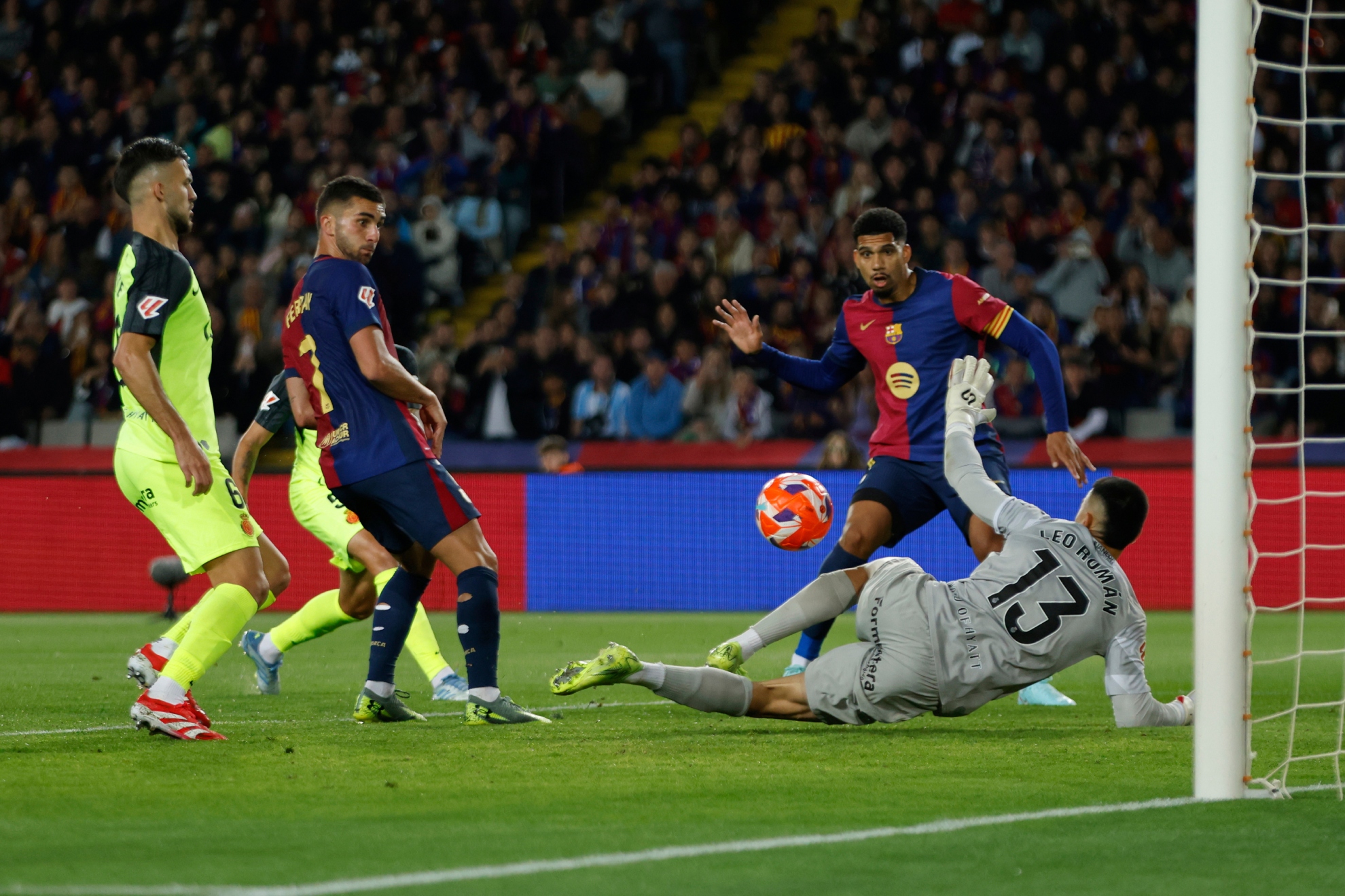 Leo Román se exhibe en Montjuïc