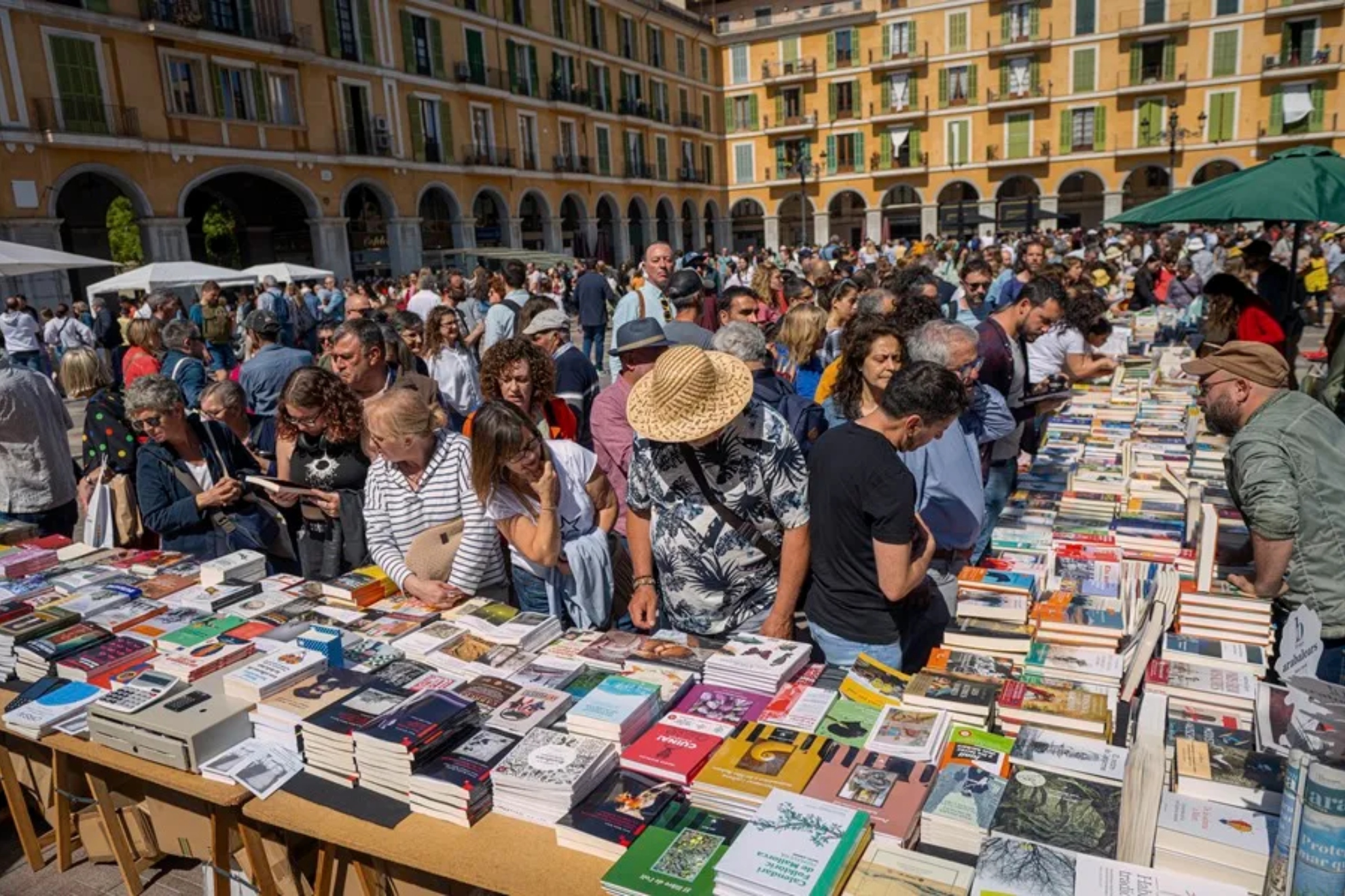 Por qué el 23 de abril se celebra el Día del Libro y Sant Jordi: una ...