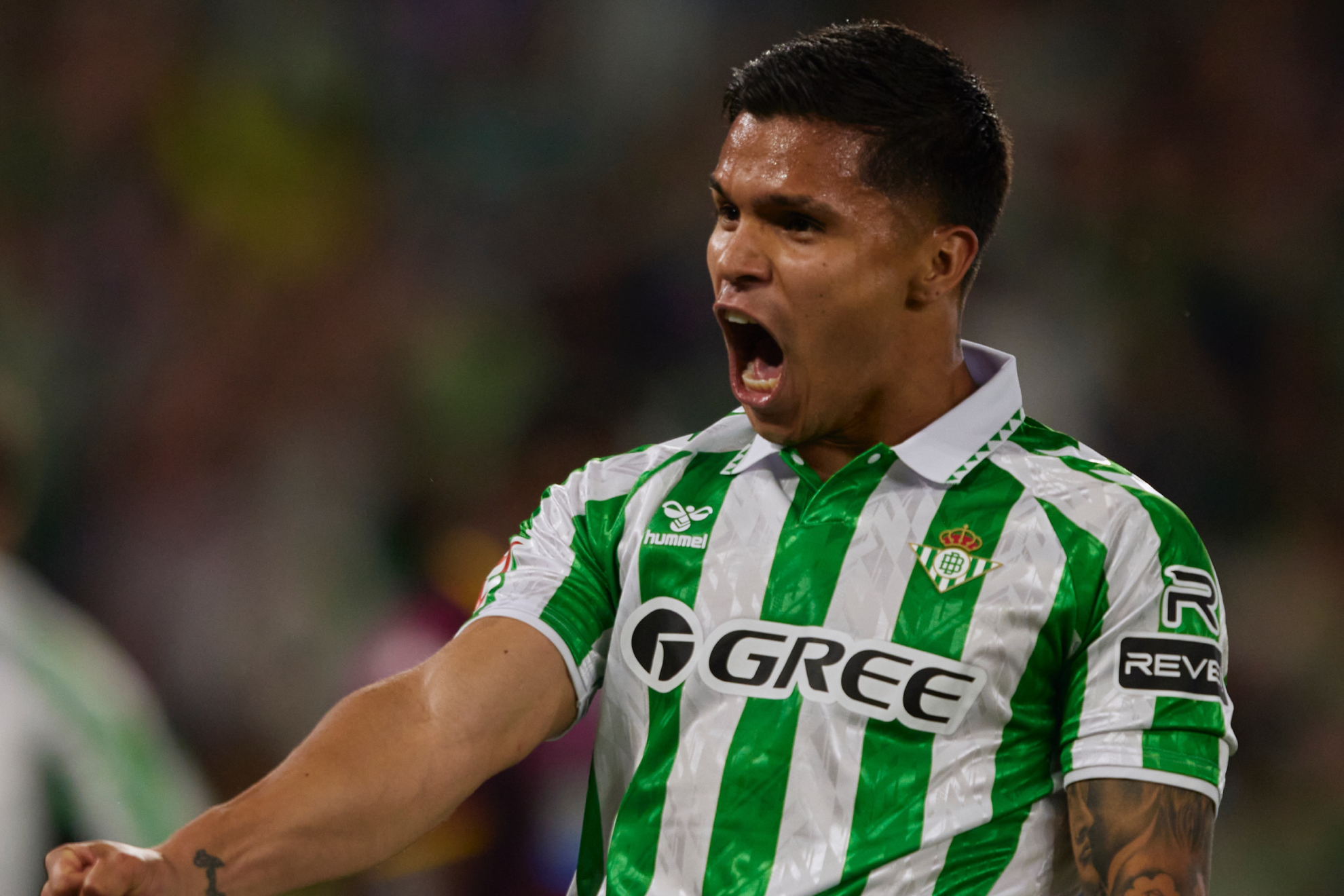 El Cucho Hernández se especializa en goles fundamentales para el Betis