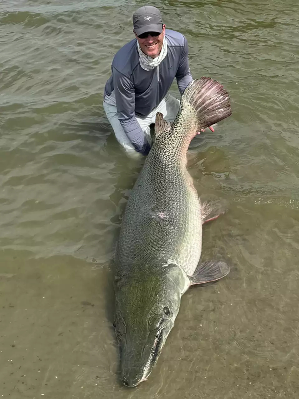 Hizo la pesca de su vida: un hombre captura en un lago de Texas uno de los peces de agua dulce ...