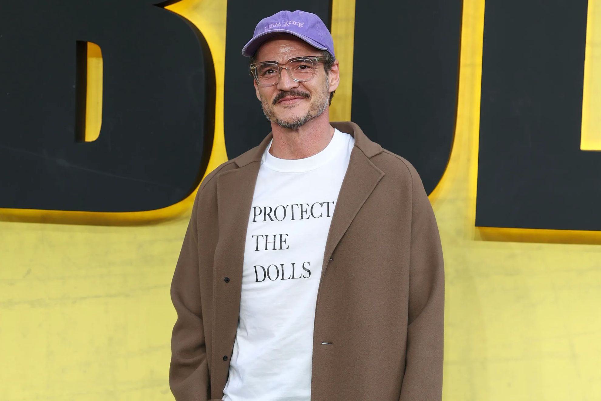 Pedro Pascal, ¿qué significa el lema de su camiseta 'Protect the Dolls'?