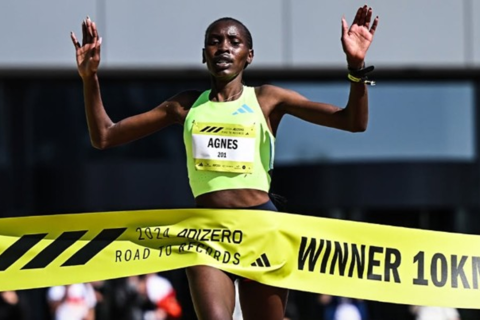 Agnes Jebet Ngetich pulveriza el récord mundial de los 10 km en ruta en ...