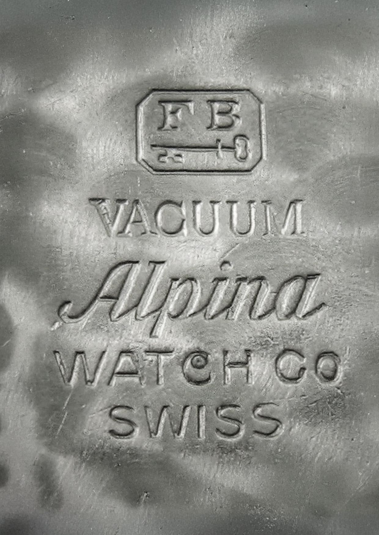 Alpina presenta el Heritage Tropic-Proof, primera reedición del modelo ...