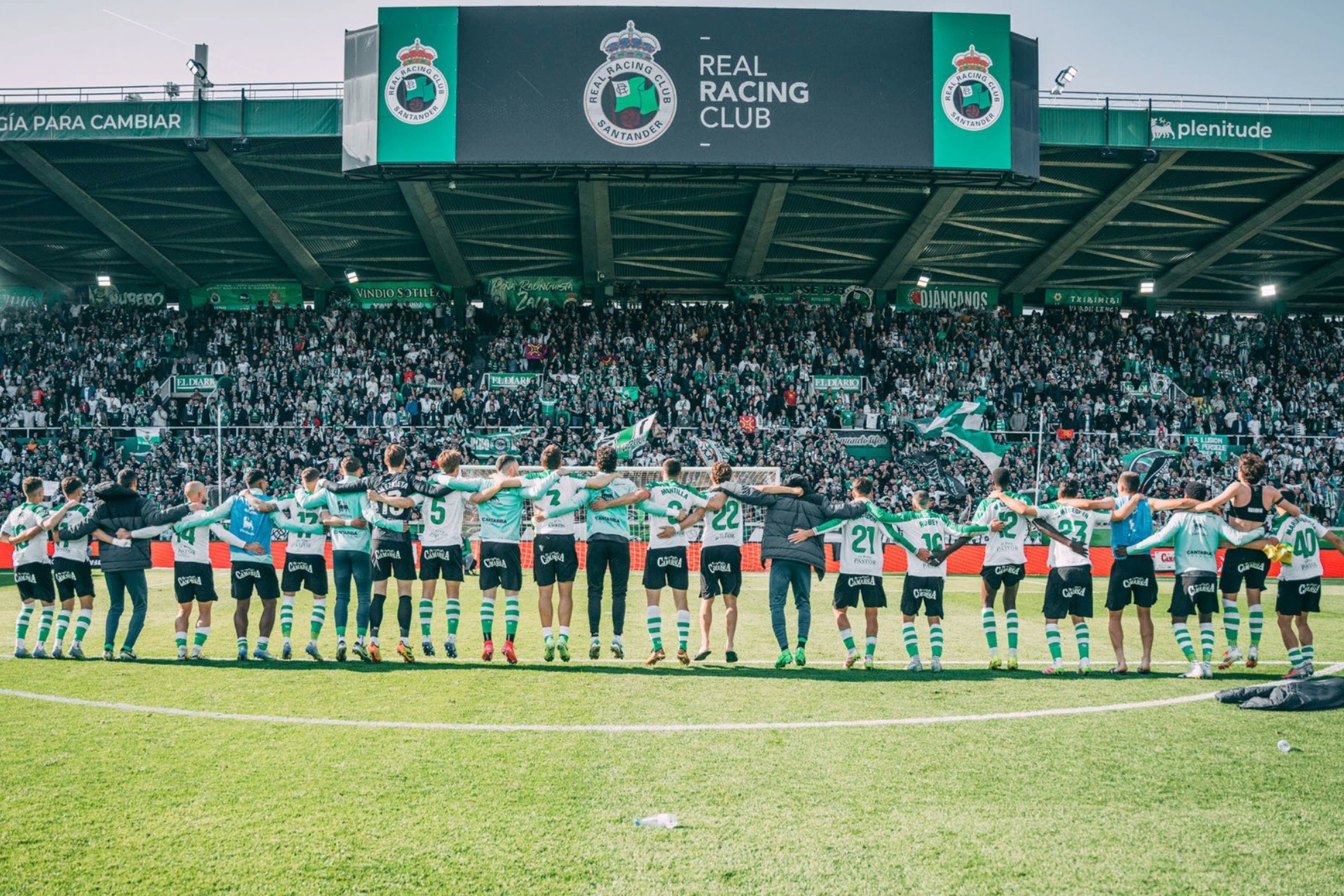 El Racing, volcado con su afición: club y jugadores pagarán las ...
